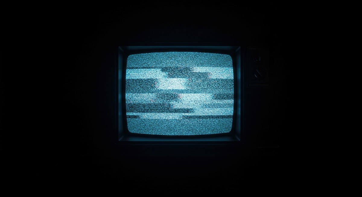 Mi tele se ve azul: causas y soluciones | Blog Yoigo seguros